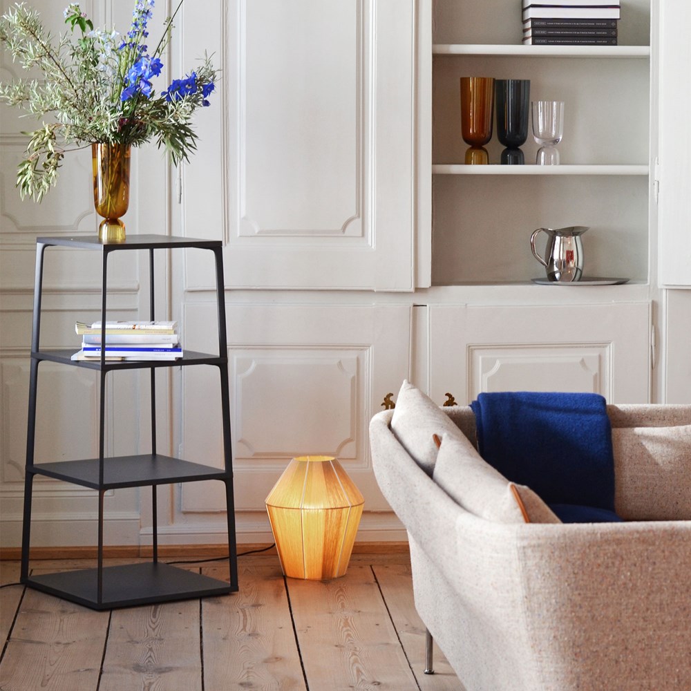 Polička HAY Eiffel: Elegantní minimalismus s prvkem inovace - cre8shop